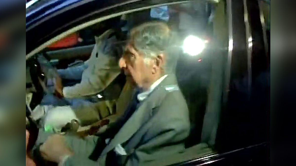 उद्योगपती Ratan Tata यांच्या गाडीचा नंबर वापर करणाऱ्या महिला ...